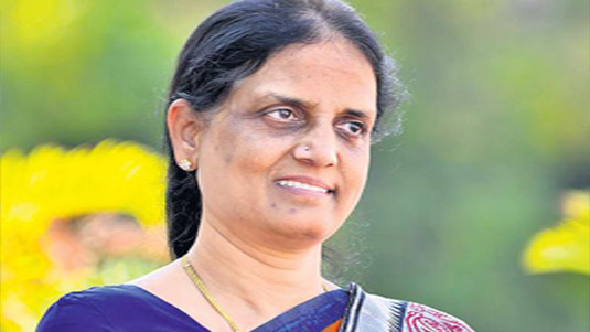 Sabitha Indra Reddy : సబితా ఇంద్రారెడ్డి సన్నిహితుడి ఇంట్లో భారీగా ...