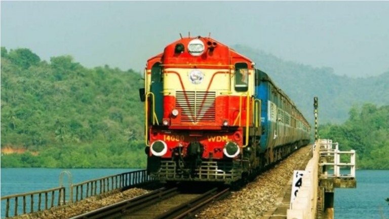 Indian Railway: ప్రయాణికులకు రైల్వే శుభవార్త.. ఆ ఇబ్బంది ఉండదు
