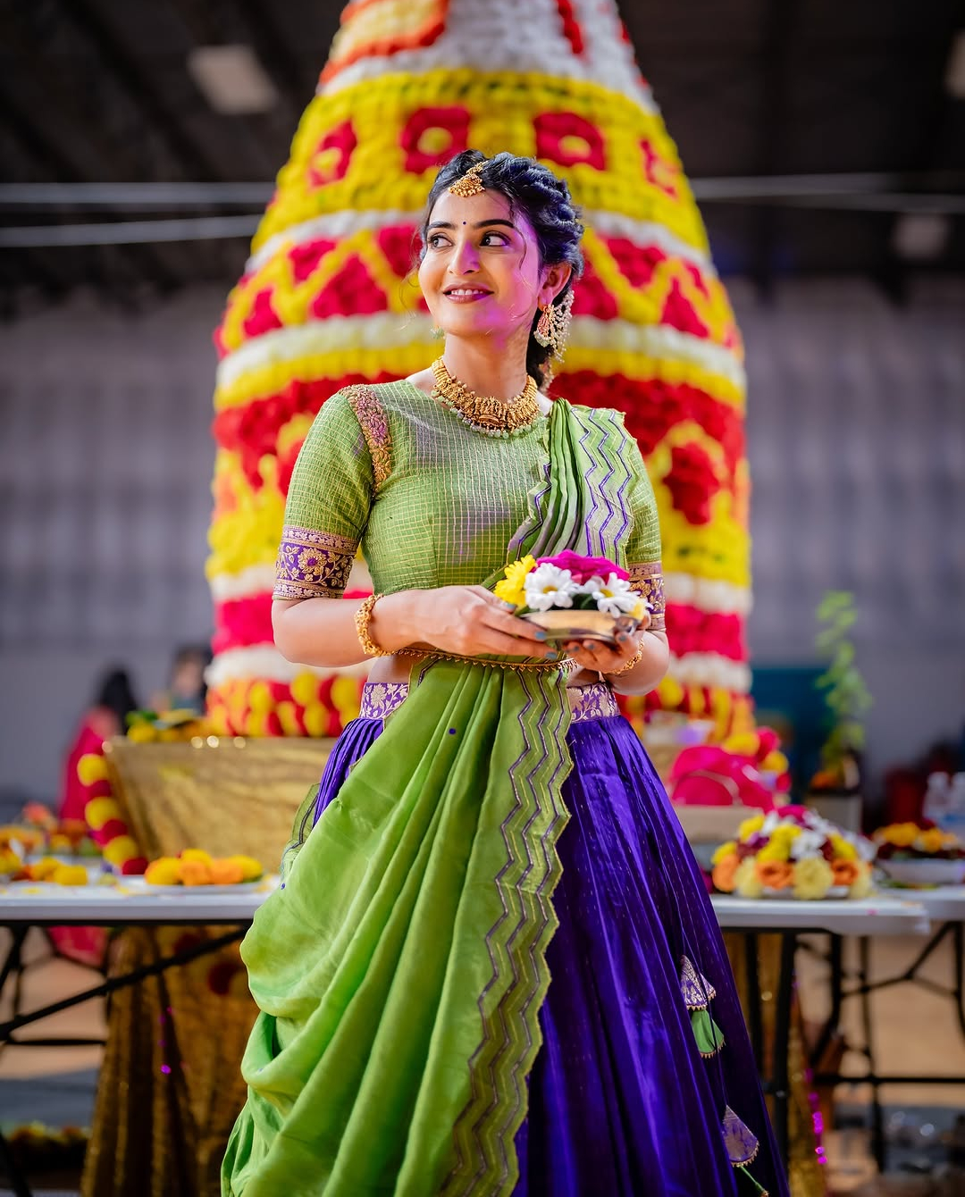 Ananya Nagalla: అనన్య నాగళ్ల ట్రేడిషనల్ లుక్.. లంగావోణిలో నడుము ఒంపులతో ...
